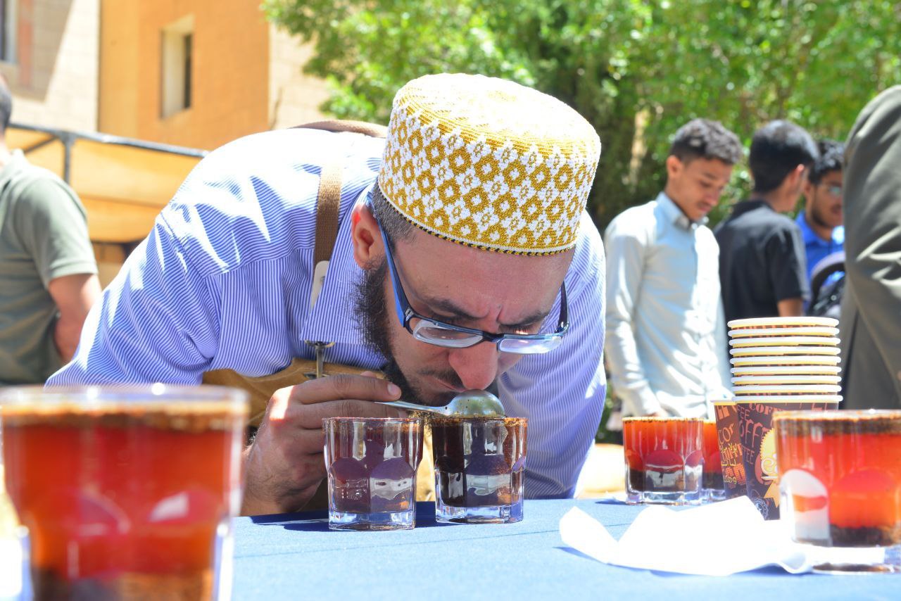 Yemen Celebrates World Coffee Day with Largest Tasting Table in the ...